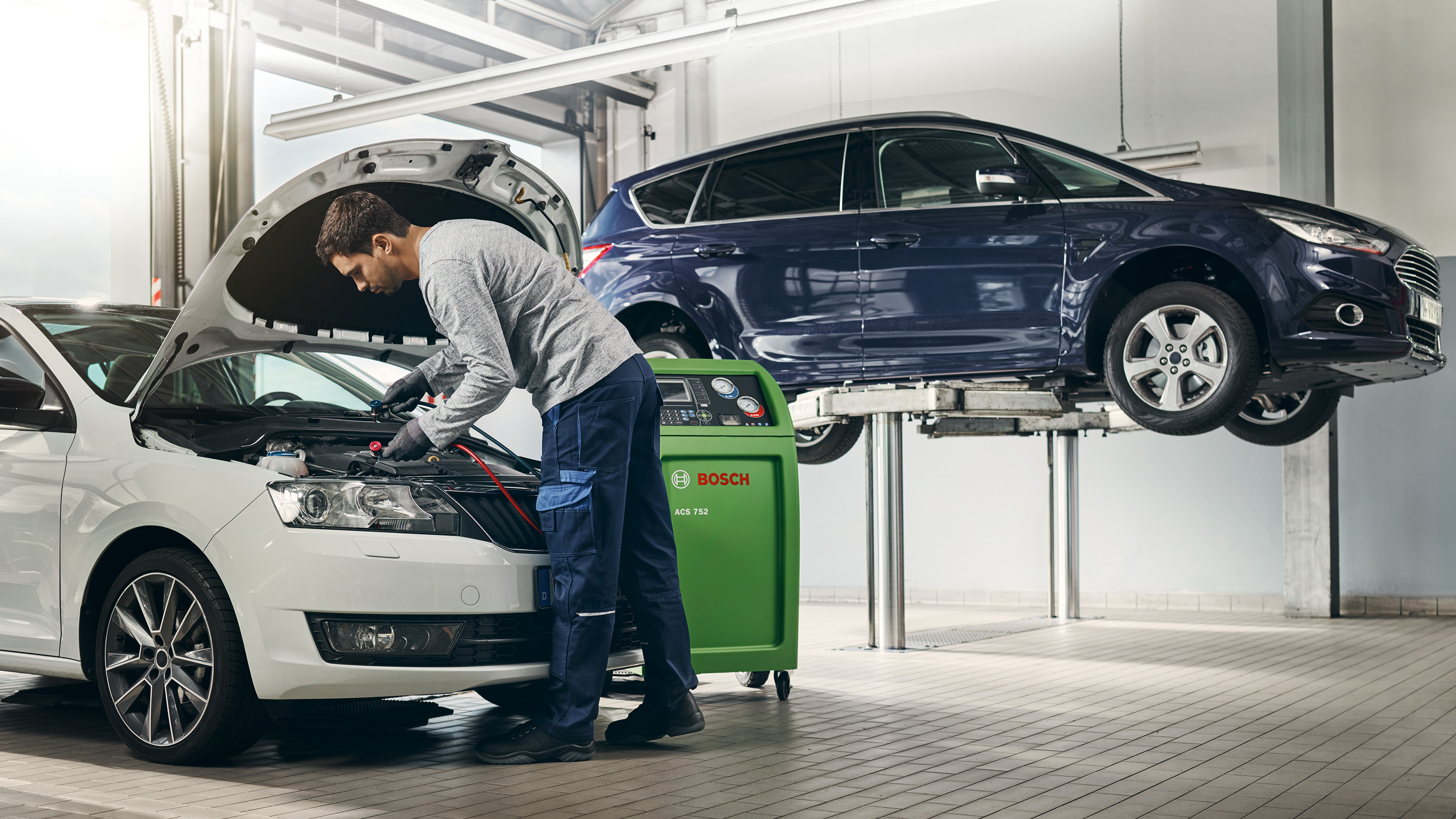 Car Air Conditioner Tester from Bosch